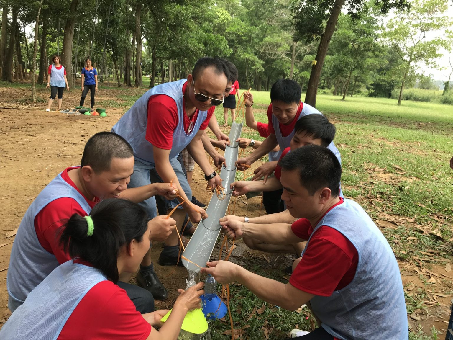 Tổng hợp những trò chơi team building độc lạ nhất - Vntrip.vn